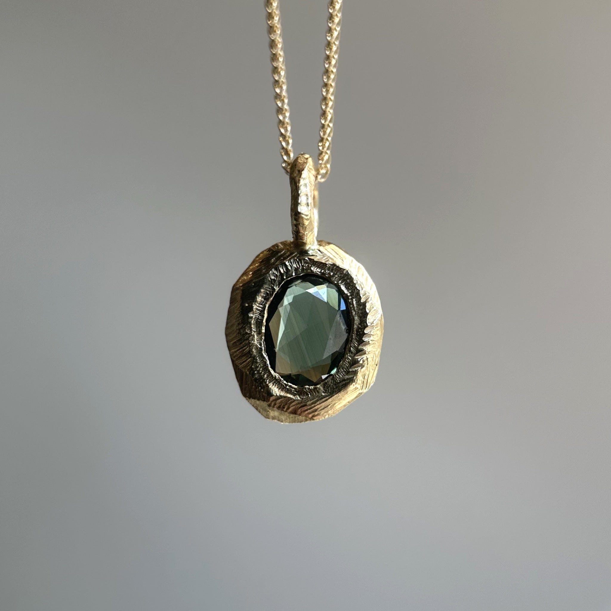 freeform charm pendant - green sapphire – Len Collective